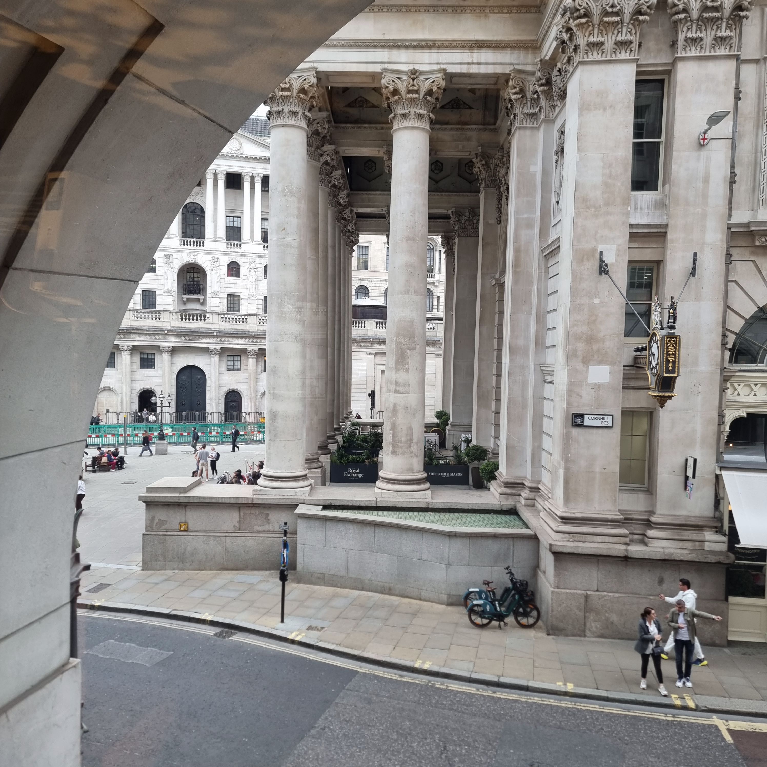 Bank Awards – AlBarclay